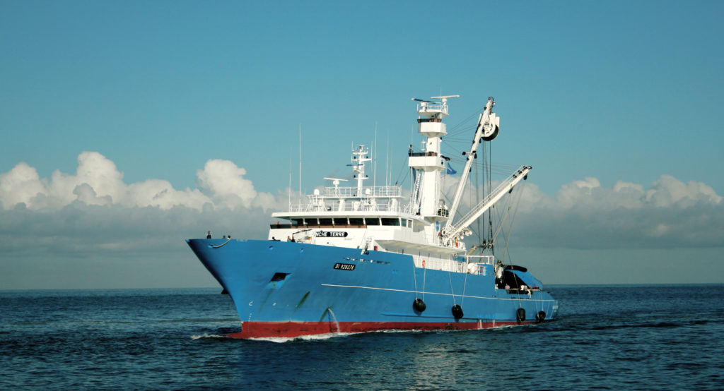 La flotte de senneurs de thon tropical de l'UE collabore avec les ...